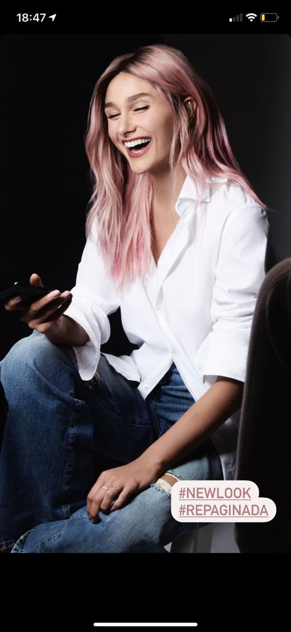 Sasha Meneghel abandona o loiro e aparece com o cabelo rosa