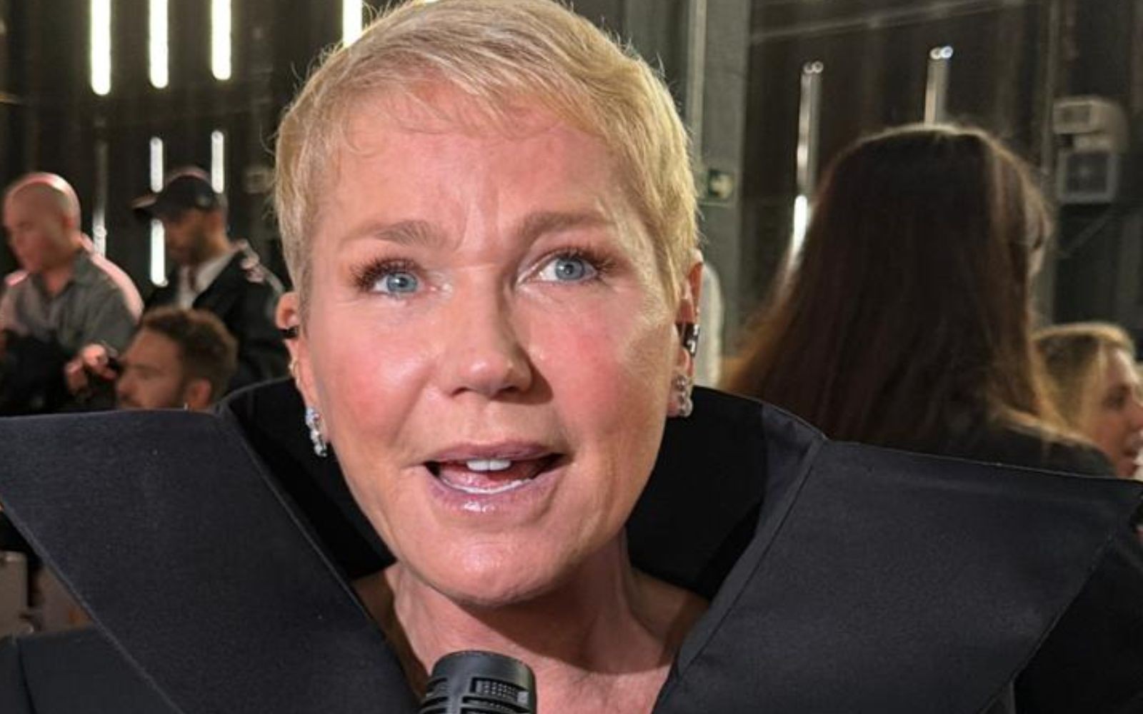 Xuxa revela que Sasha Meneghel assinará figurino de show no Maracanã