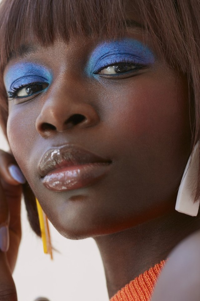 6 maneiras de incorporar cor no make para pele negra