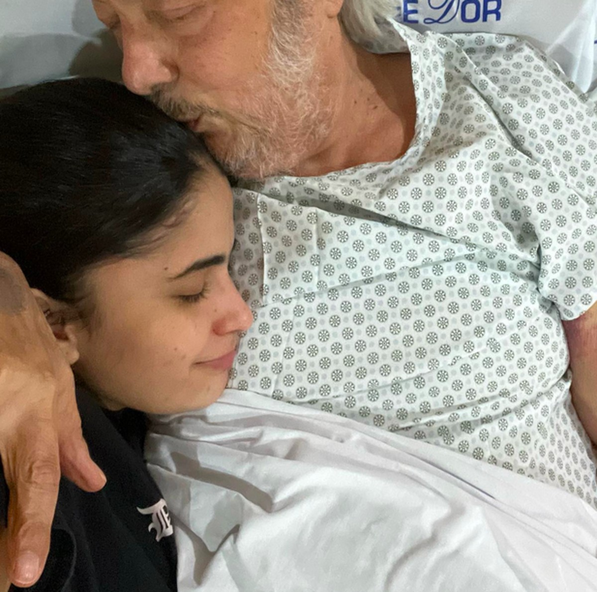 Fernanda Esteves, viúva de Erasmo Carlos, lembra que há um ano começava ...
