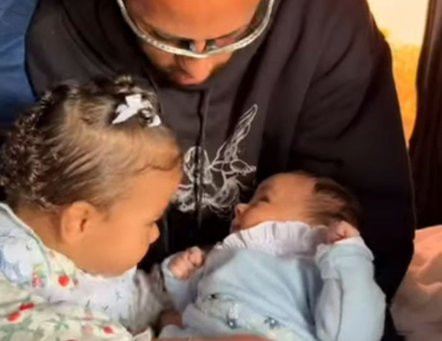 Bruna Biancardi mostra momento de carinho entre Neymar e as filhas ...