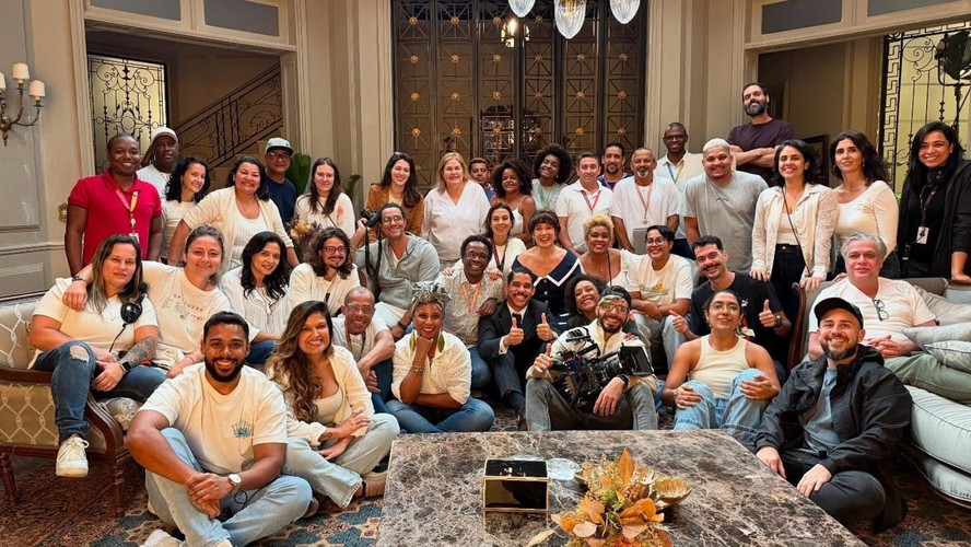 Lilia Cabral mostra equipe de 'Garota do Momento' reunida: 'Último dia ...