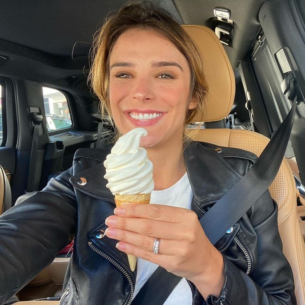 'A vida é curta!!! Aproveite todos os sabores dela!', diz Rafa Brites