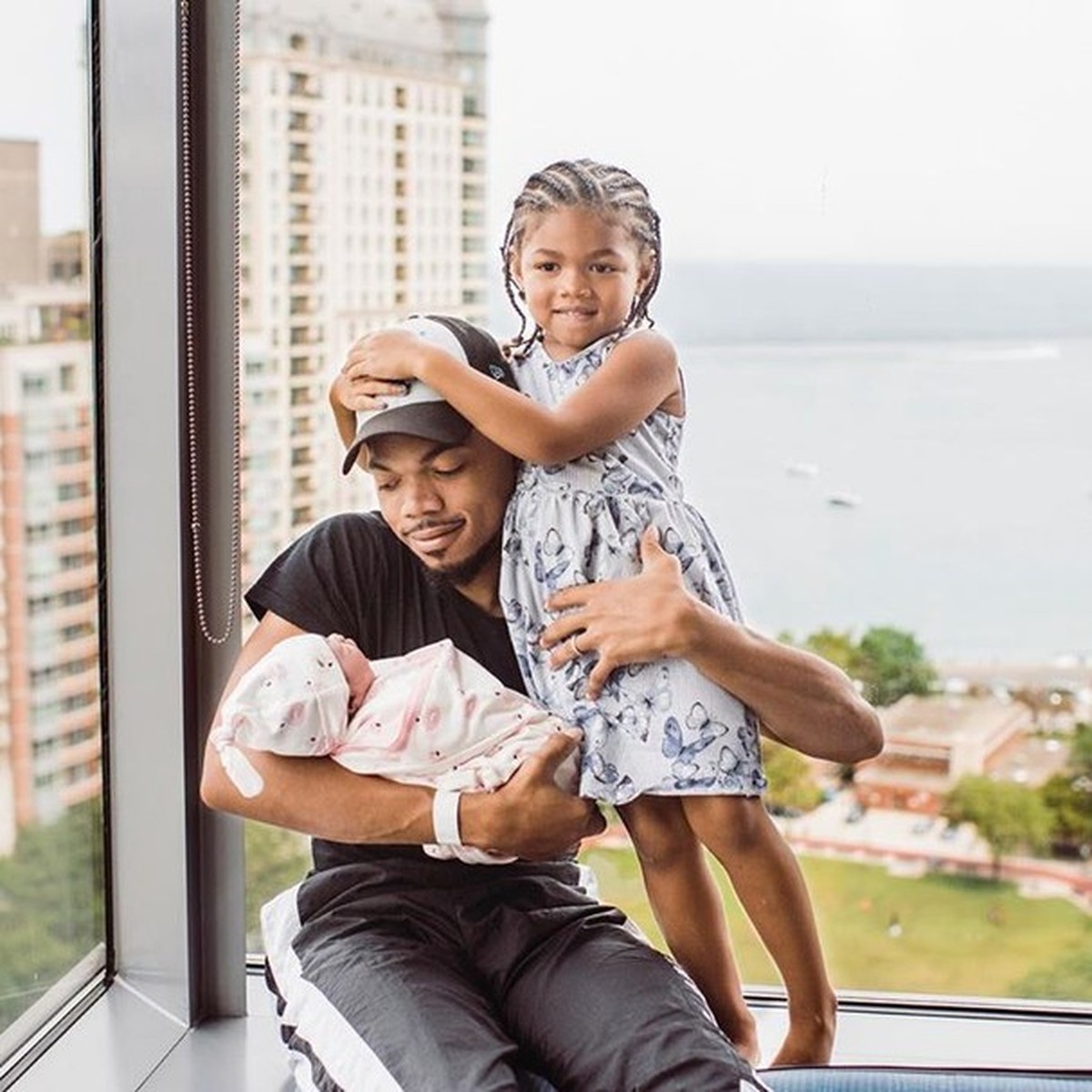 Chance The Rapper vai tirar licença paternidade após nascimento da 2ª filha