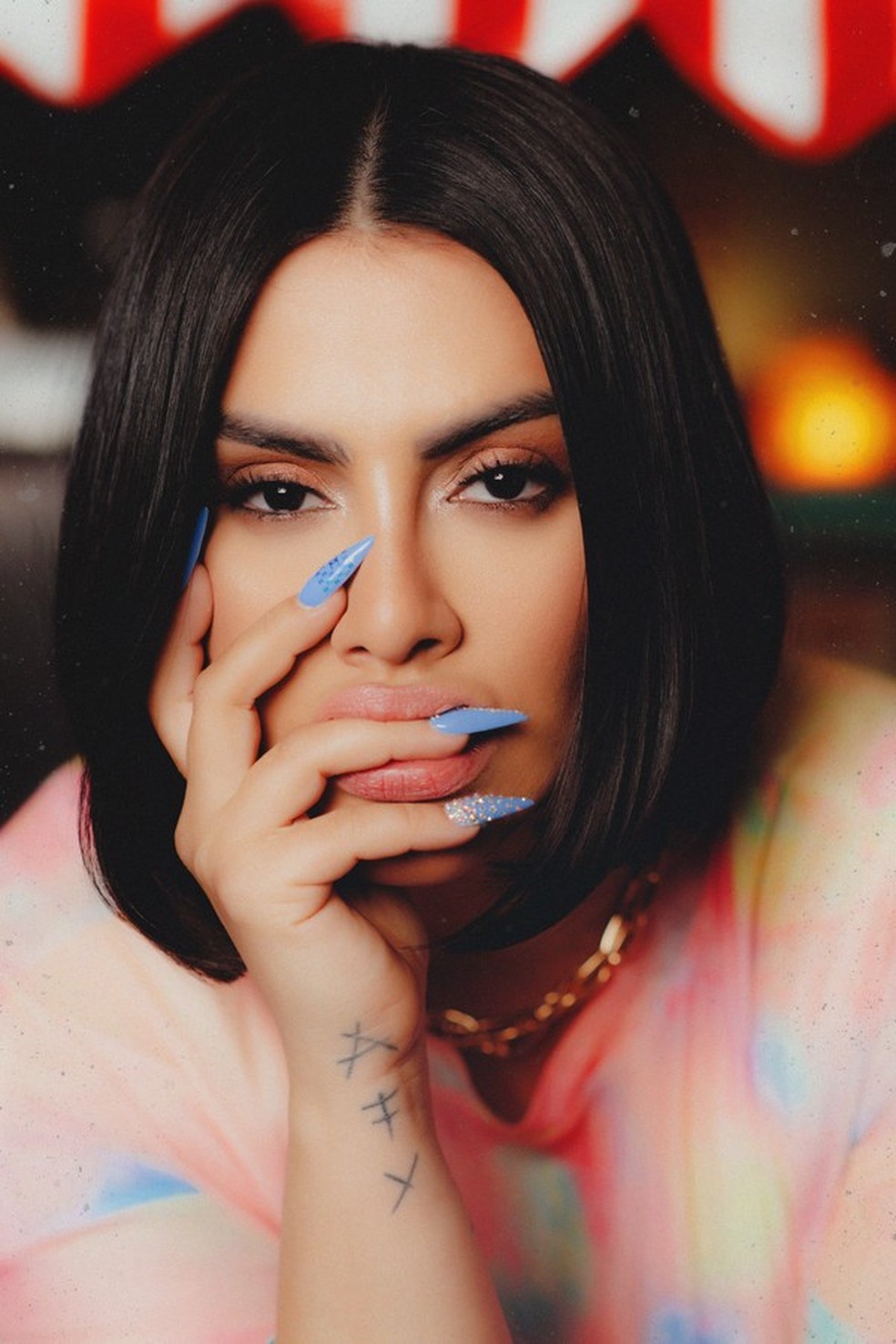 Cleo: 'Ele, um cara f*da. Ela, uma mulher sem rumo, louca'