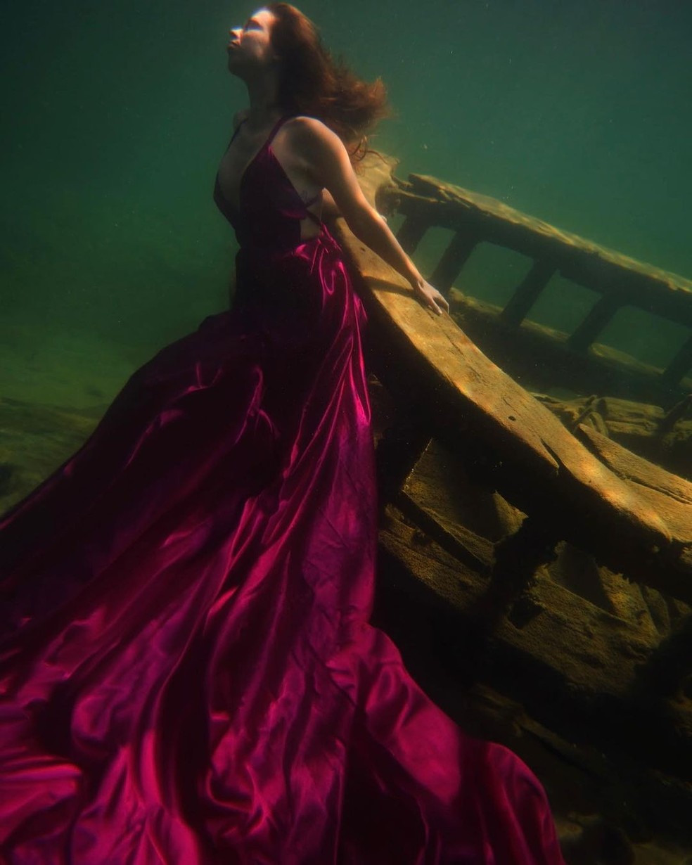 Fotógrafo e modelo quebram próprio recorde de maior profundidade em ...