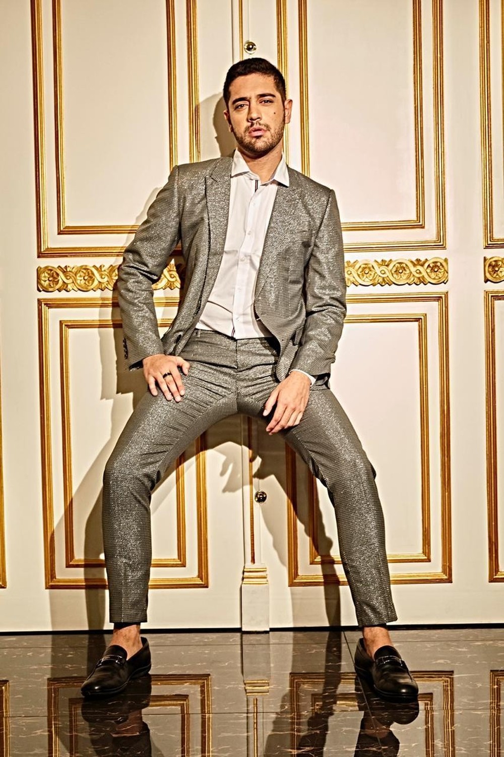 Miguel Rômulo posa para ensaio e diz: 'Tento não me prender a padrão de ...