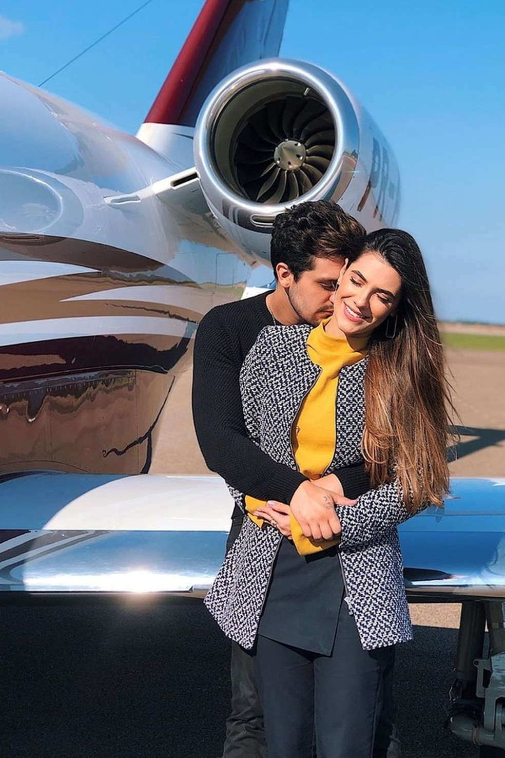 Jade Magalhães posta clique romântico com Luan Santana em Buenos Aires