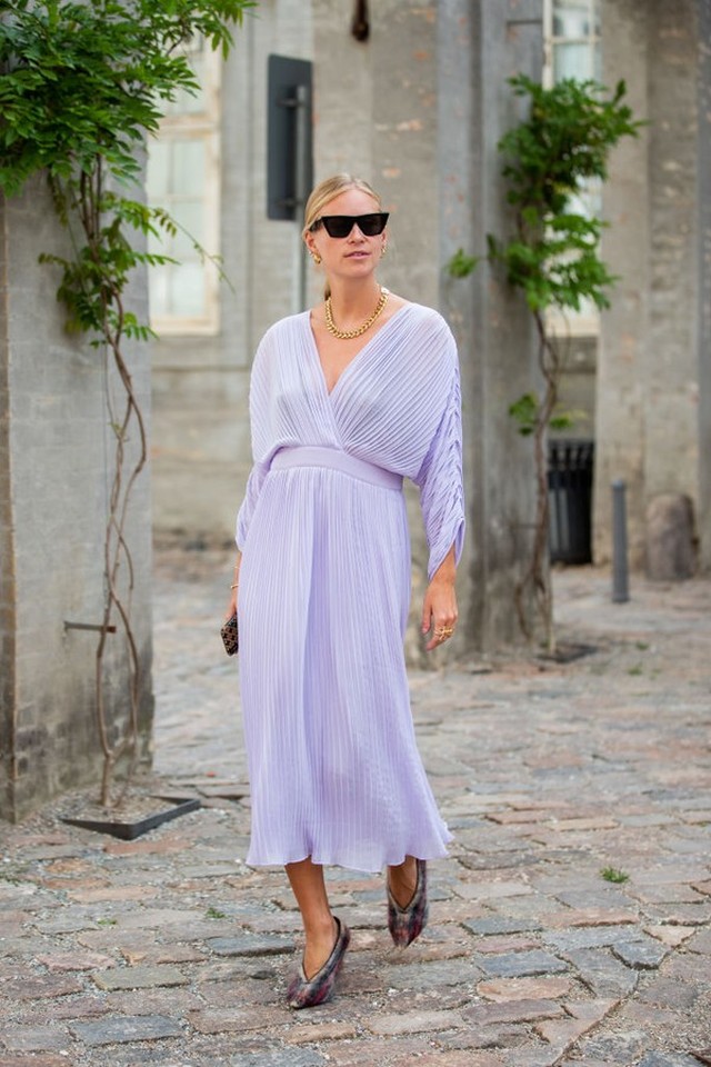 Lavanda: inspire-se nesta seleção de looks com a cor queridinha da estação