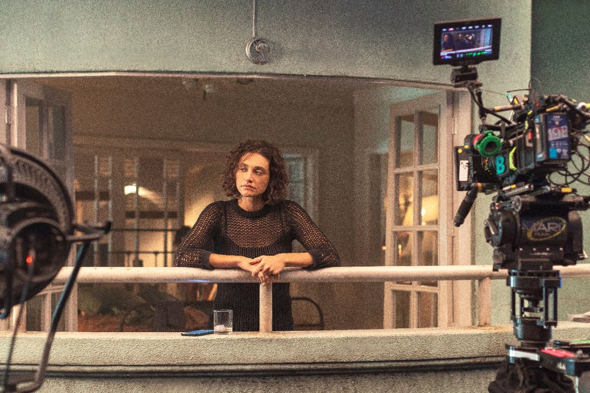'Olhar Indiscreto': fotos inéditas da nova série da Netflix com Débora ...
