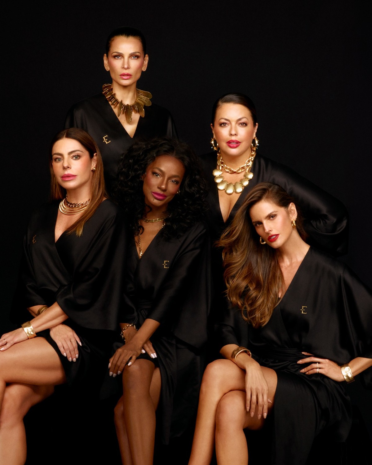 Top Models revivem tendência de make dos anos 2000 e posam juntas para ...