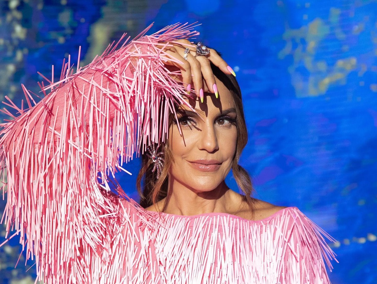 Ivete faz 50 anos: 10 maquiagens da cantora para se inspirar
