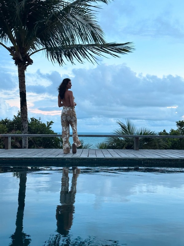 Mel Fronckowiak mostra comemoração do aniversário de 38 anos em família