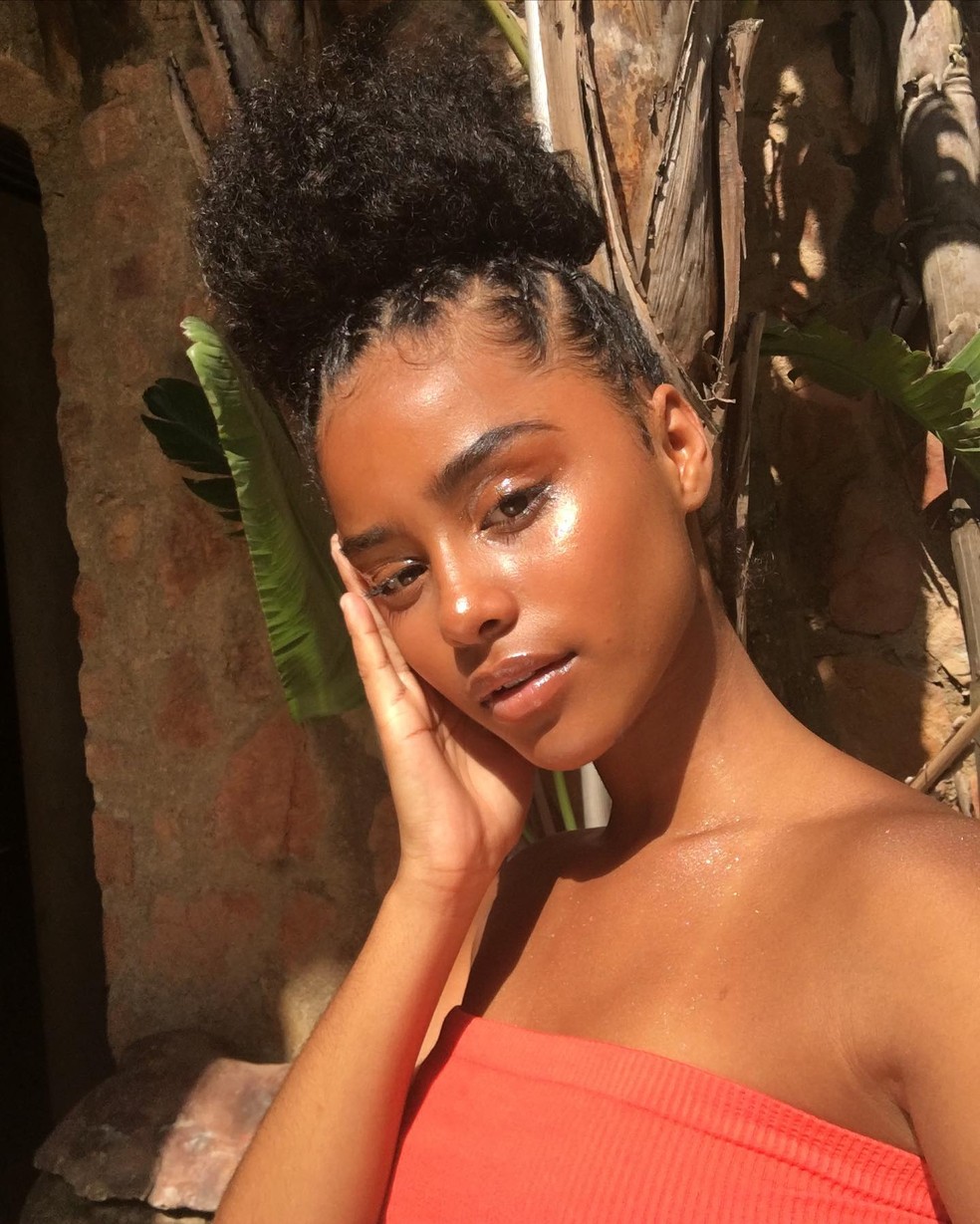 Tyla: um raio-x dos looks de beleza iluminados e diferentes penteados ...