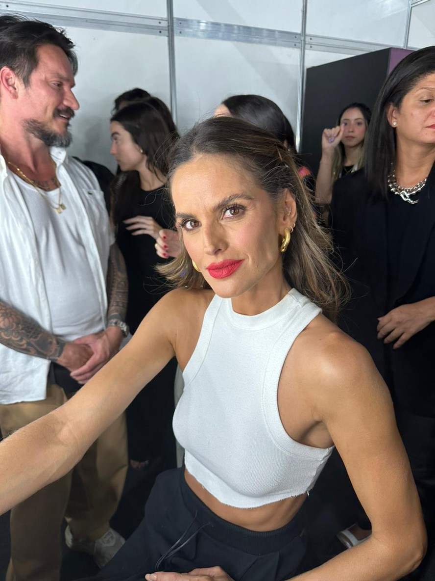 SPFW: Izabel Goulart fala de frio na barriga pré-desfile e preparativos ...