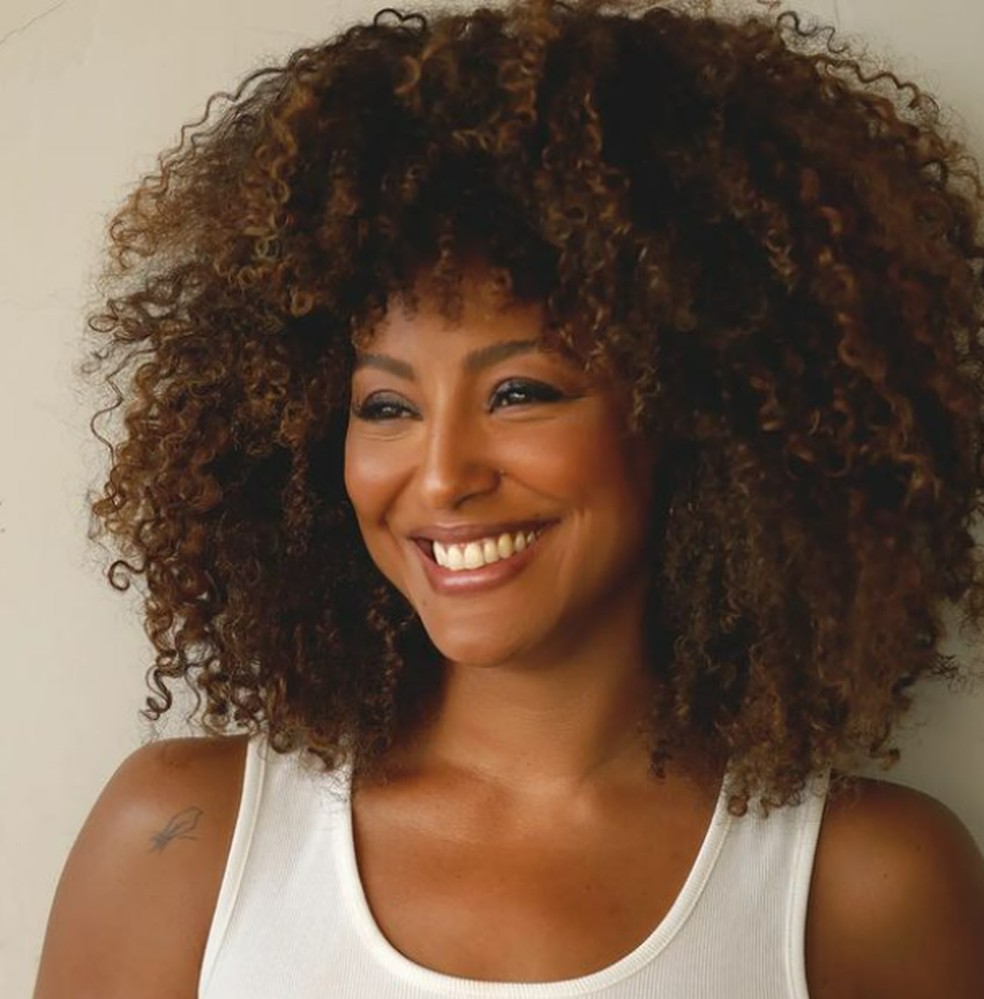 Sheron Menezzes tira o mega hair e volta com cabelo black power: 'Nova ...