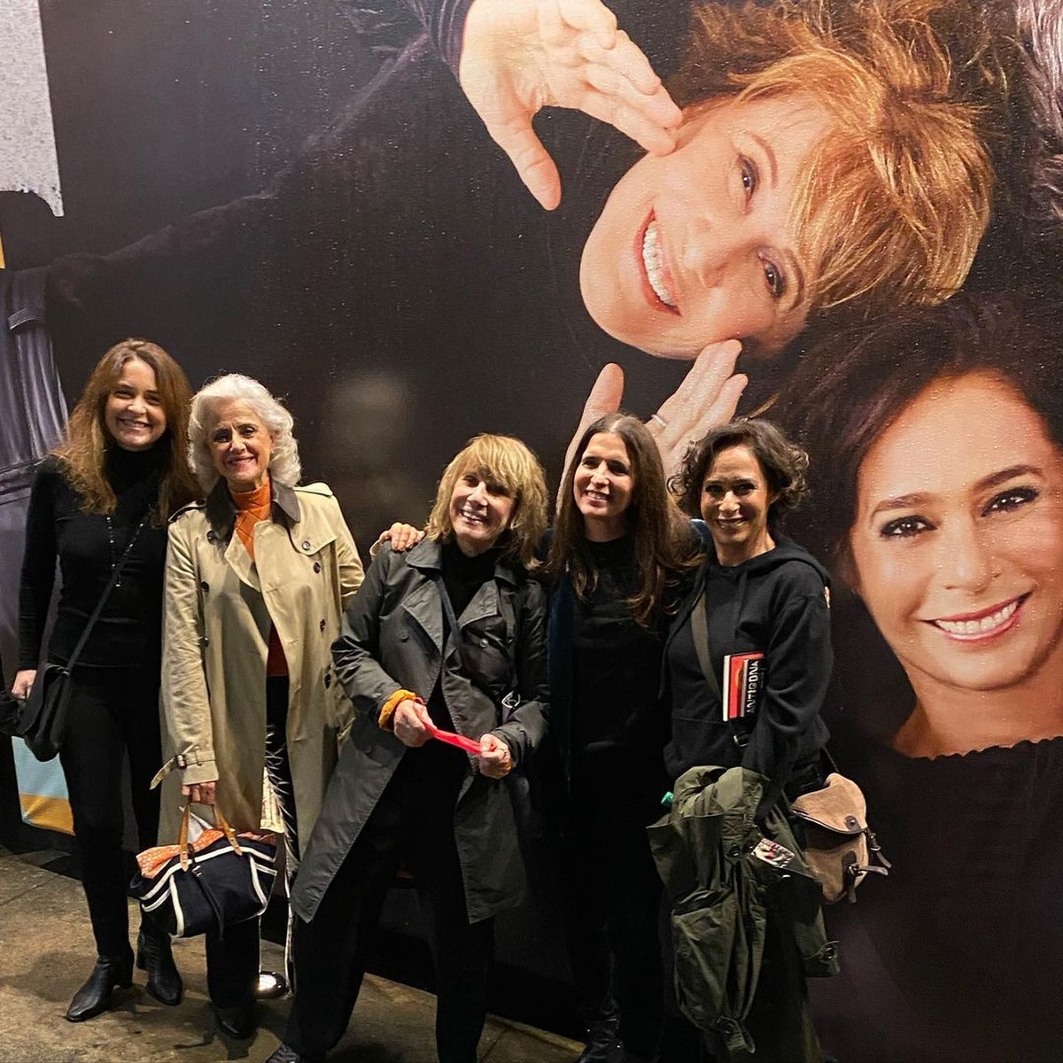 Encontro de milhões! Cláudia Abreu e Malu Mader prestigiam Marieta ...