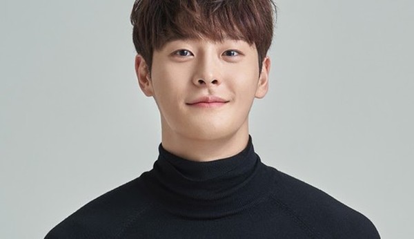 Ator coreano é encontrado morto em casa aos 27 anos