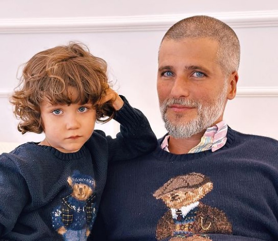 Bruno Gagliasso encanta com clique fofo com Zyan