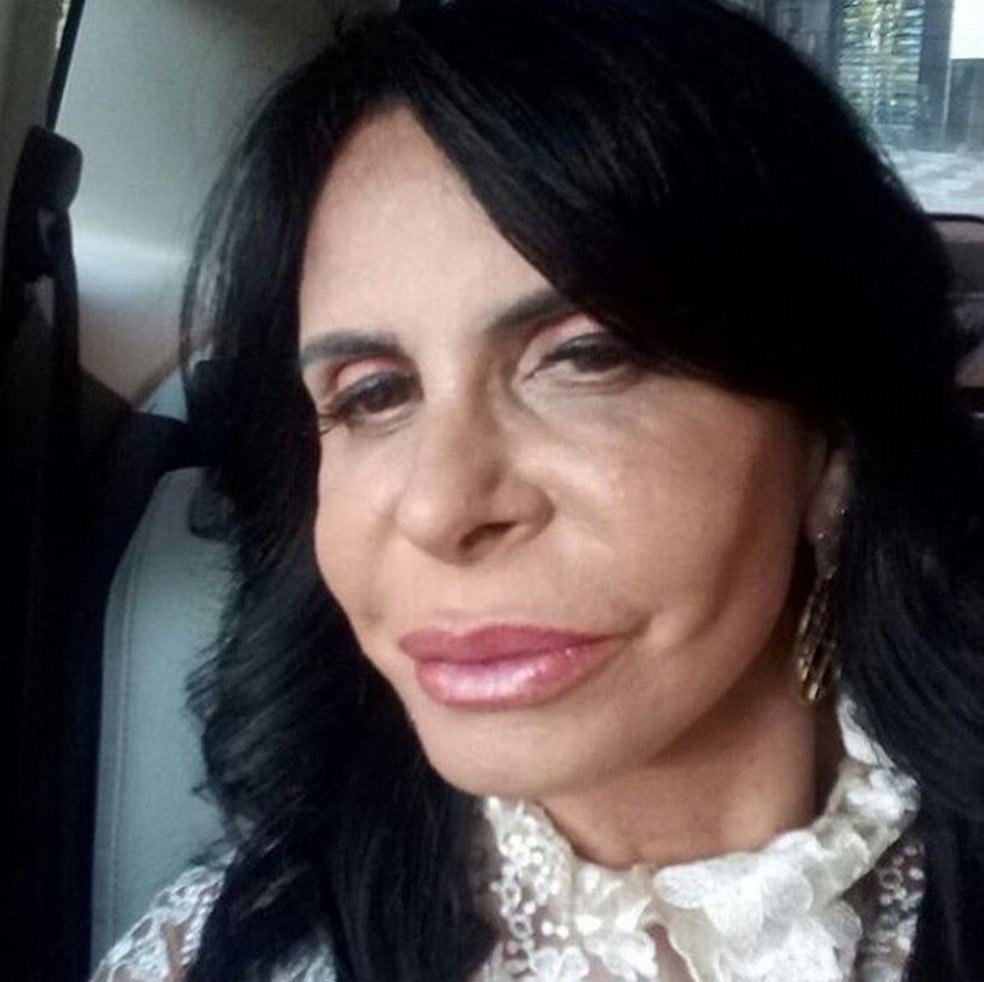 Gretchen aposta em tatuagem para esconder olheiras