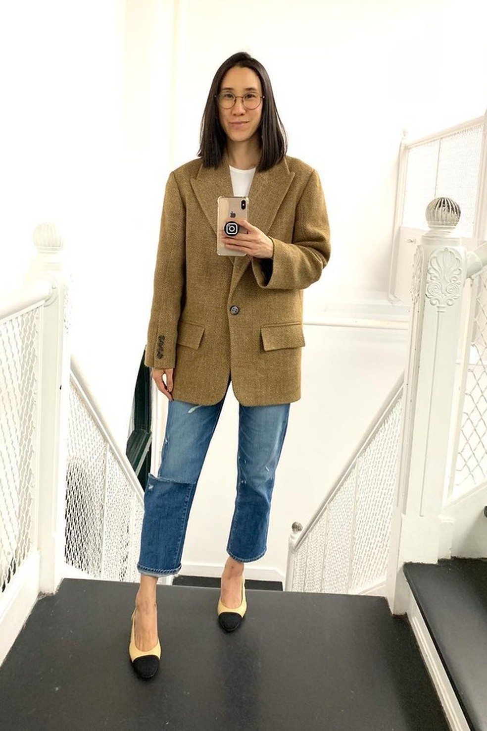 Quer se vestir como uma girl boss? É só se inspirar nos looks de Eva Chen!
