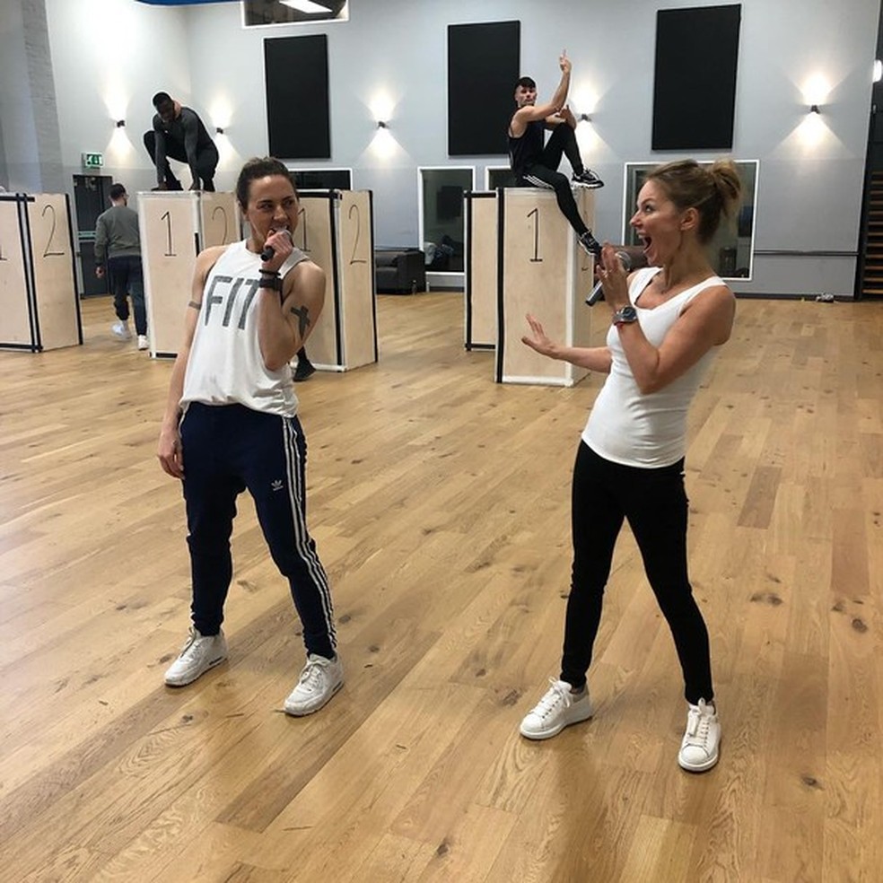 Geri Halliwell mostra ensaio para turnê das Spice Girls