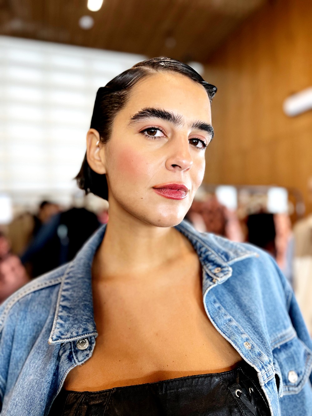 'Beachcore' é a estética da vez na beleza, de acordo com o SPFW