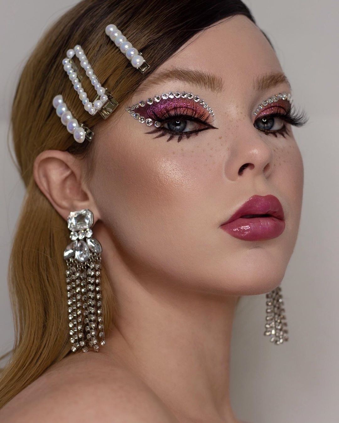 28 inspirações de make rosa para você arrasar no Geração Glamour