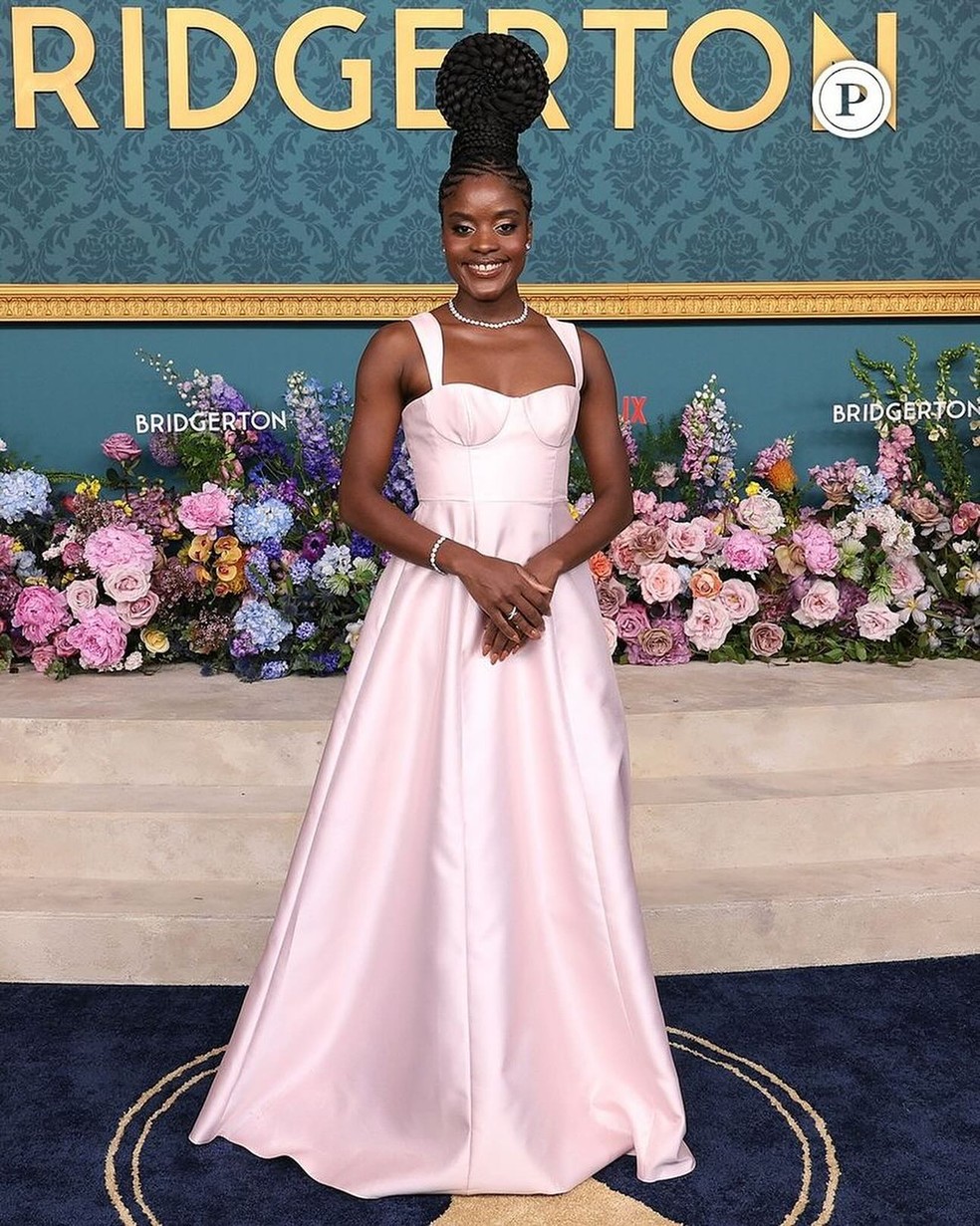 Bailarina Ingrid Silva encanta com penteado escultural em première ...