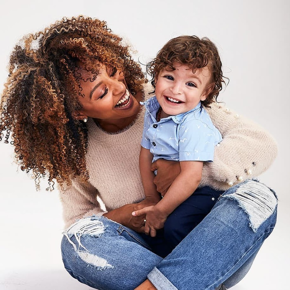 Sheron Menezzes fala sobre ser mãe hoje em dia
