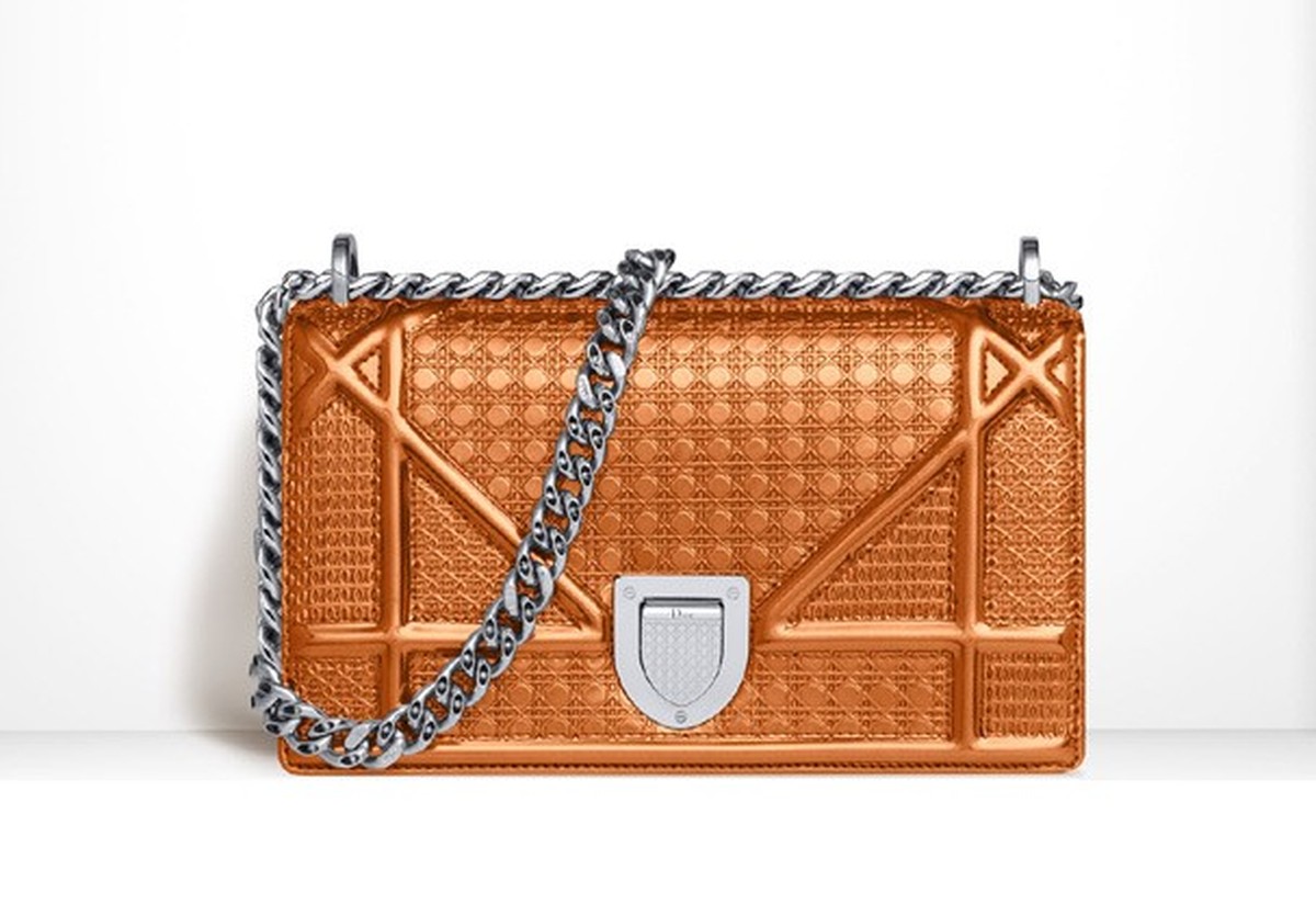 Desejo imediato: o nosso it-acessório da semana é a mini Diorama da Dior