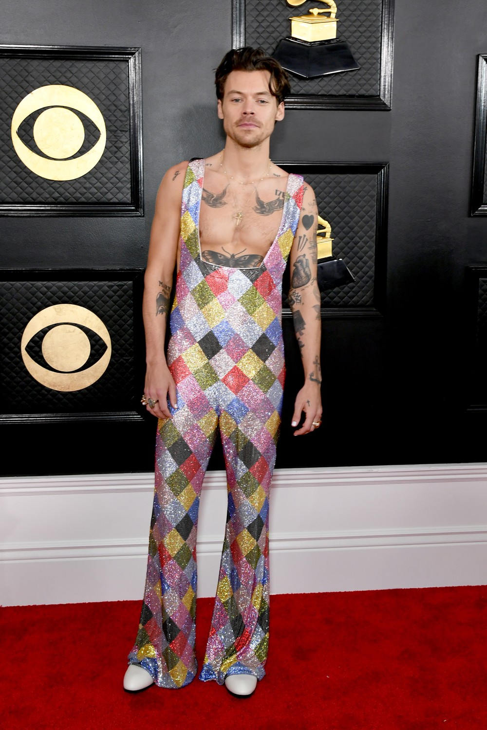 Grammy 2023: homens ousam no tapete vermelho