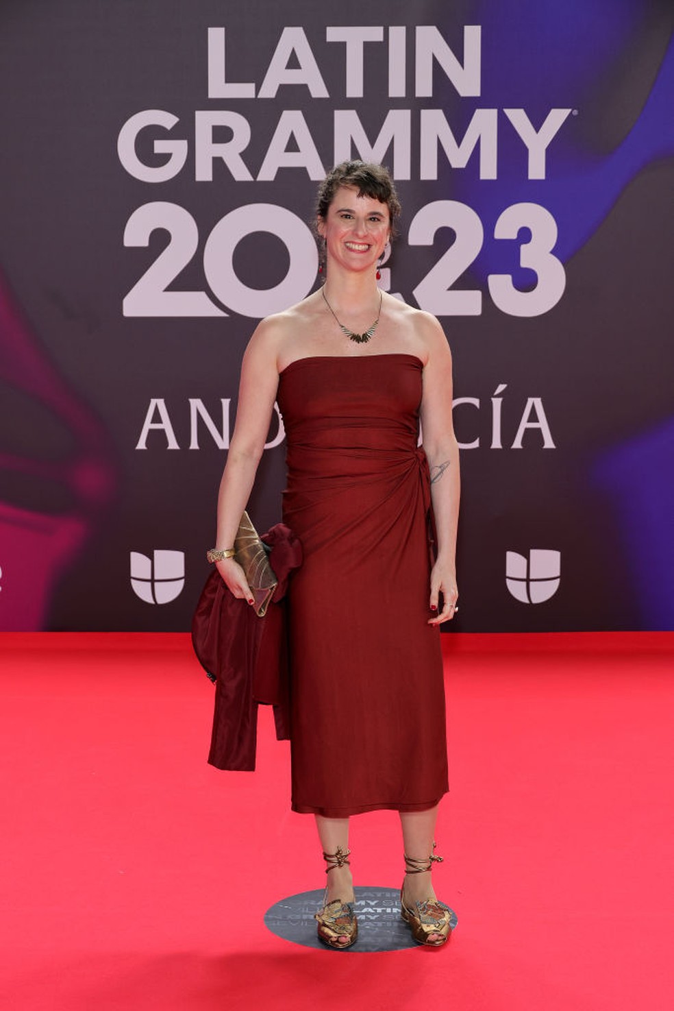 Grammy Latino: Looks vermelhos dominam o red carpet