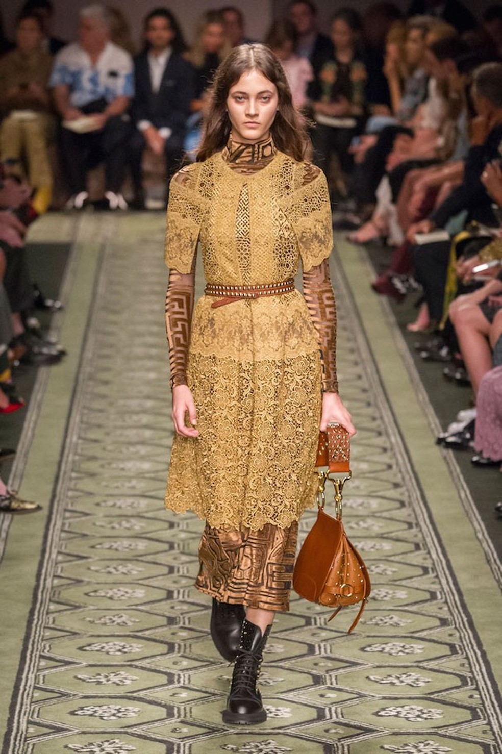Entenda o que muda com o desfile 'see now, buy now' da Burberry e veja ...