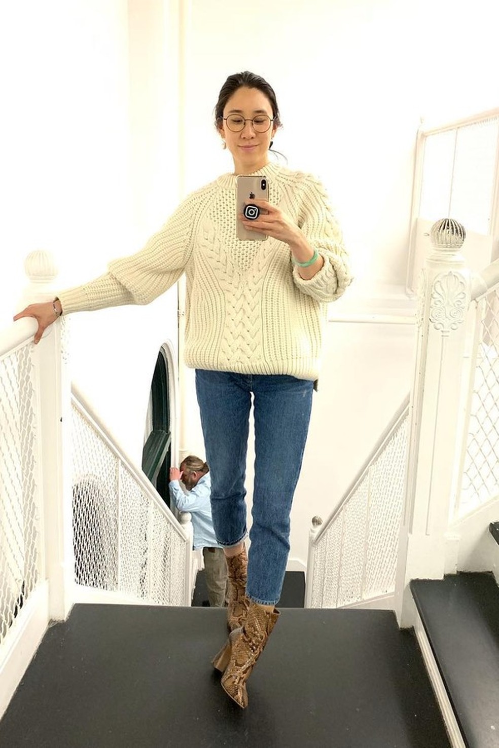 Quer se vestir como uma girl boss? É só se inspirar nos looks de Eva Chen!