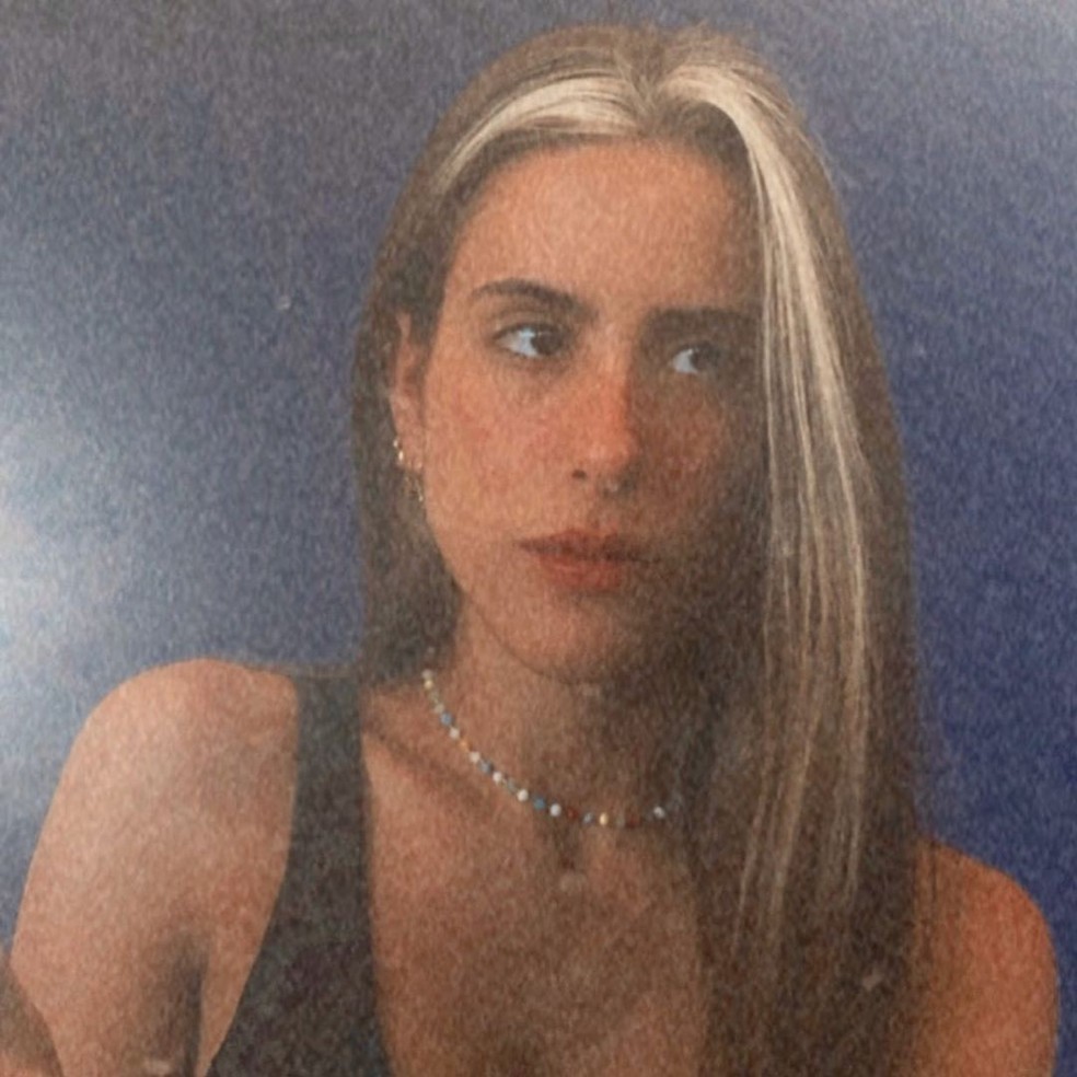 Ana Morais faz carão e diz: 'Você nunca conheceu uma garota como eu'