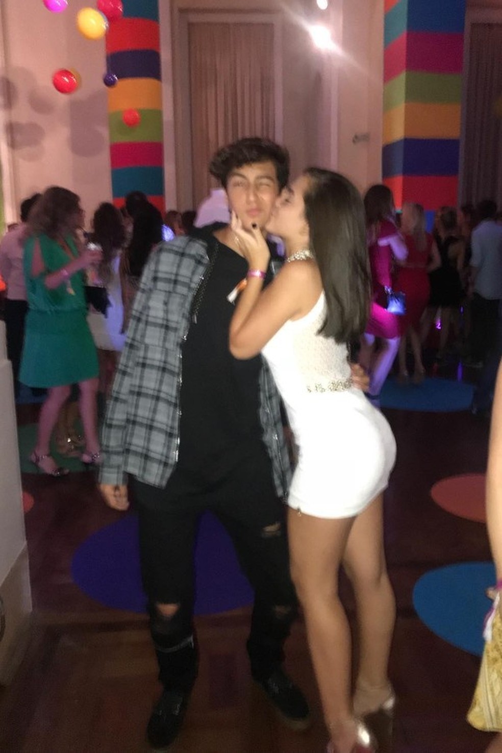 Aos 13 anos, Mel Maia responde hater que a chamou de 'depravada'