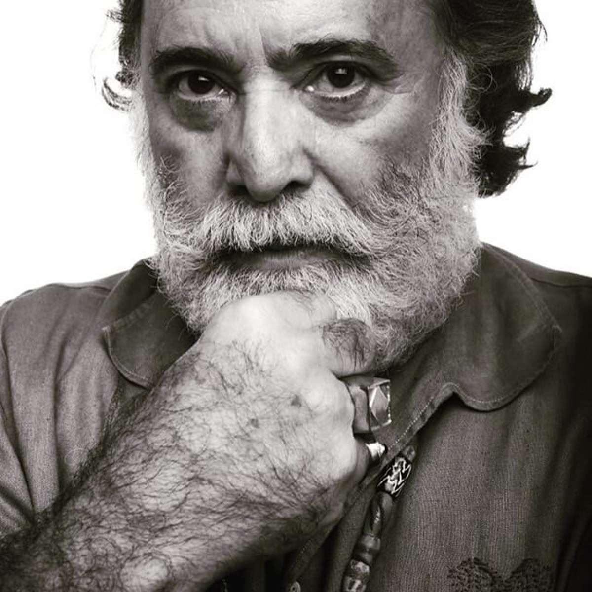 Tony Ramos exibe novo visual para personagem de 'A Regra do Jogo'