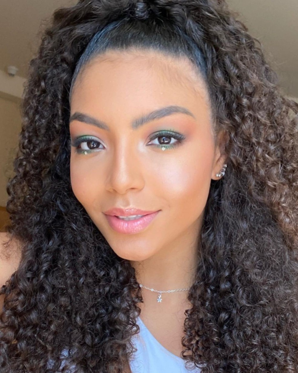 3 makes de Any Gabrielly que são perfeitas para o Natal