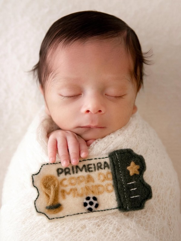 Lore Improta derrete fãs ao publicar ensaio do filho inspirado na Copa ...
