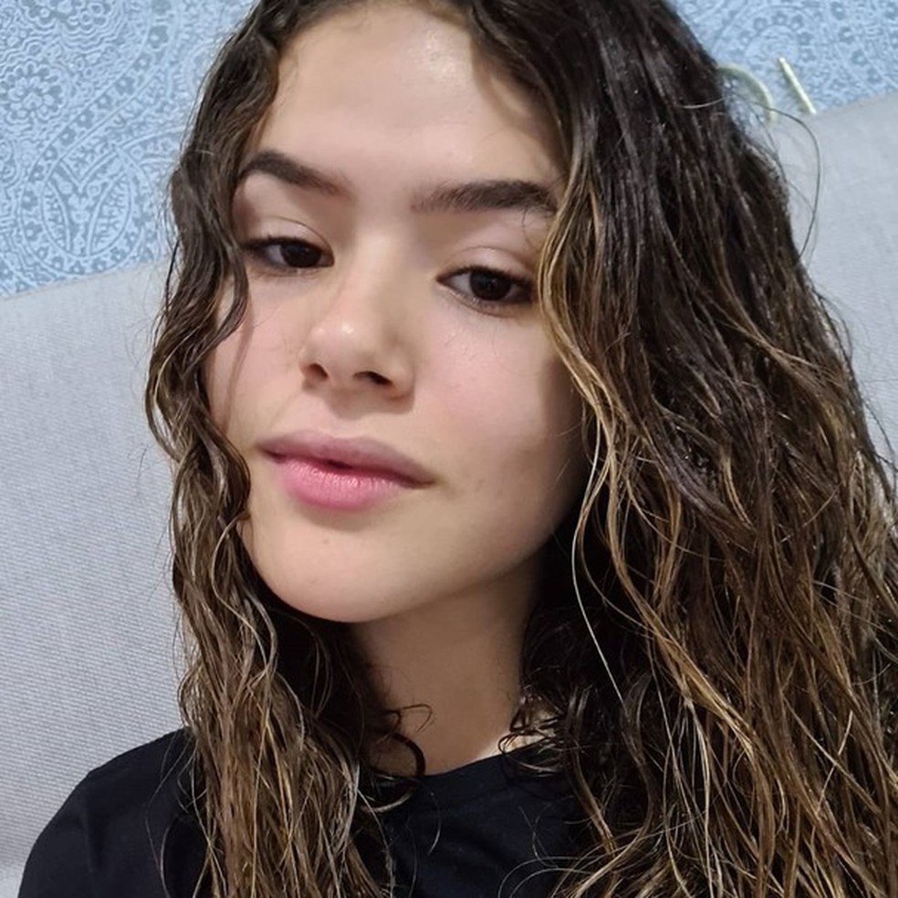 Maisa se emociona ao falar de cabelo e transição: 'Tô aqui pra te pedir ...