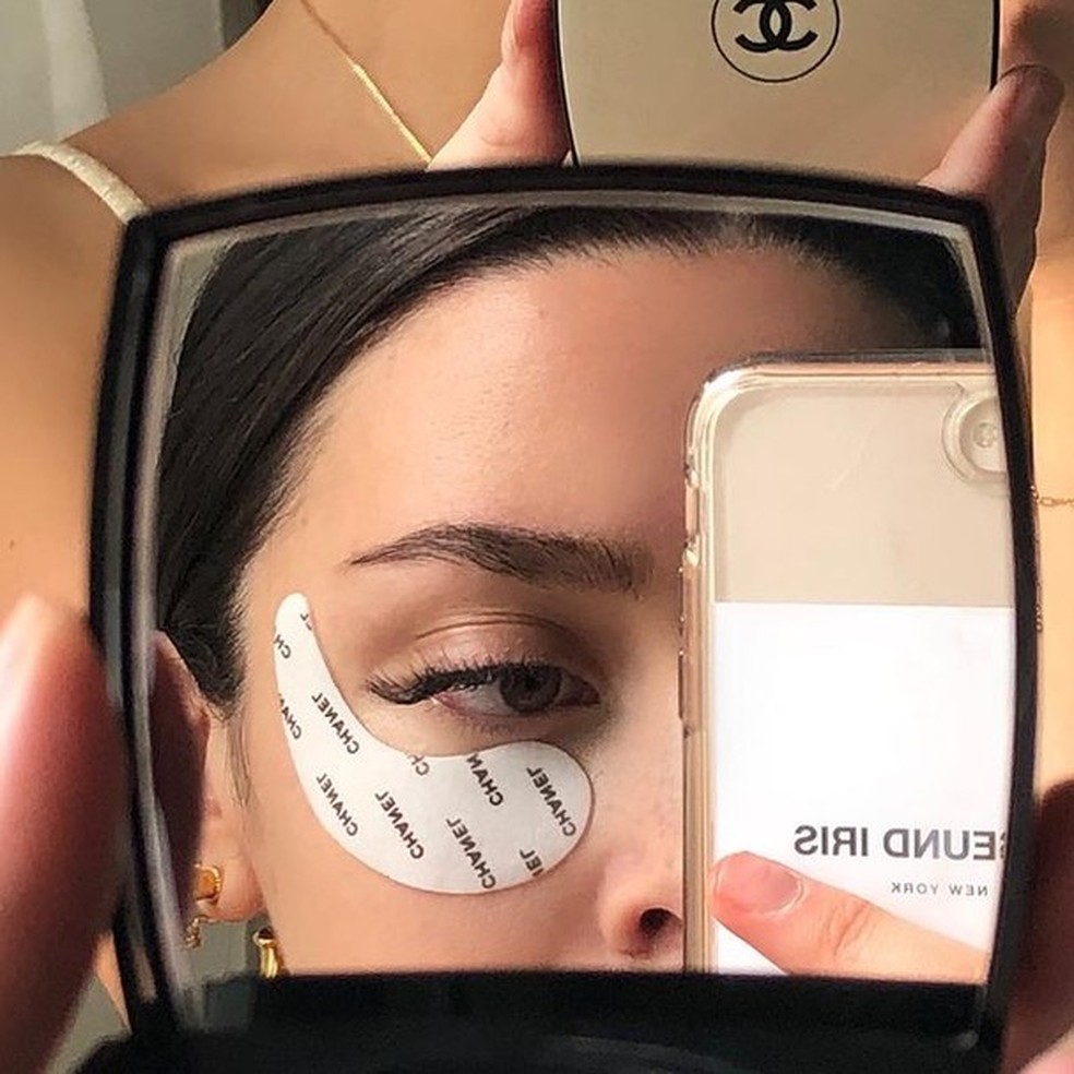 Stick-on Beauty: as aplicações adesivas ganham lugar no make e no skincare