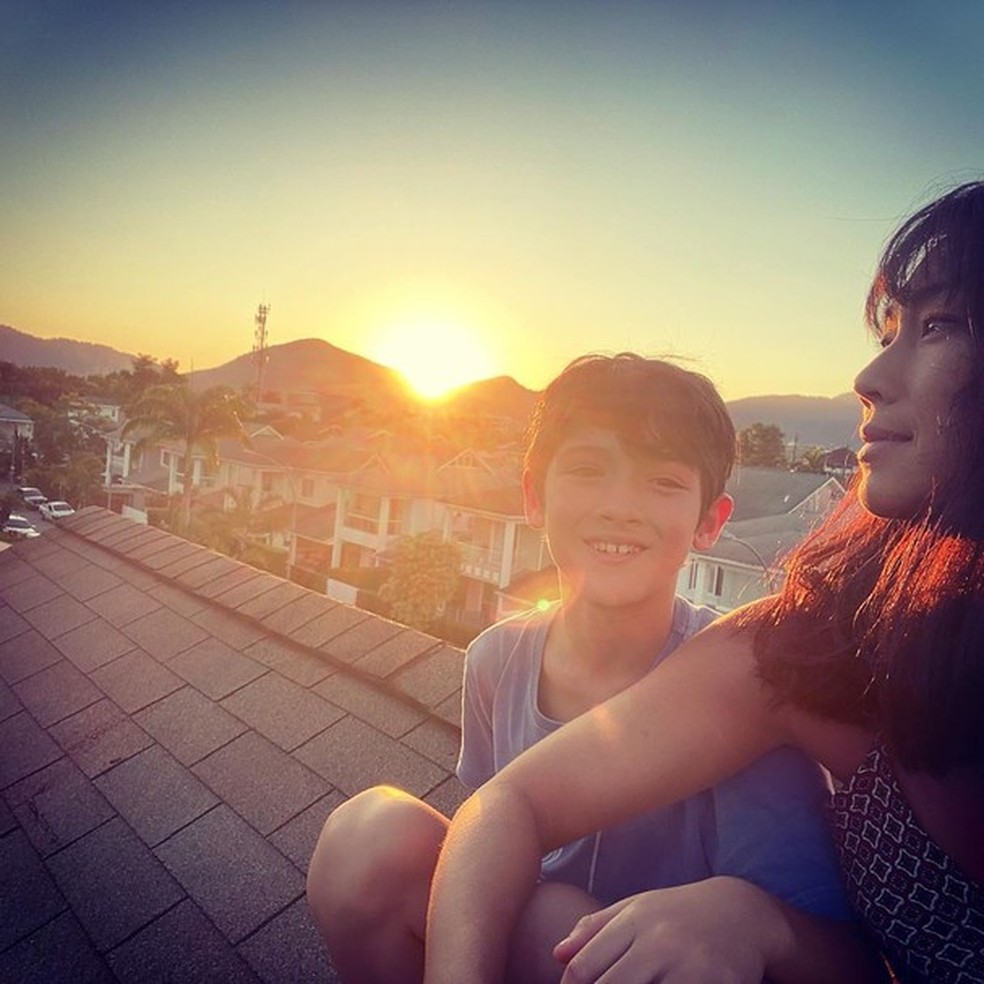 Danni Suzuki posa com filho: 'Um amor que jamais saberia explicar'