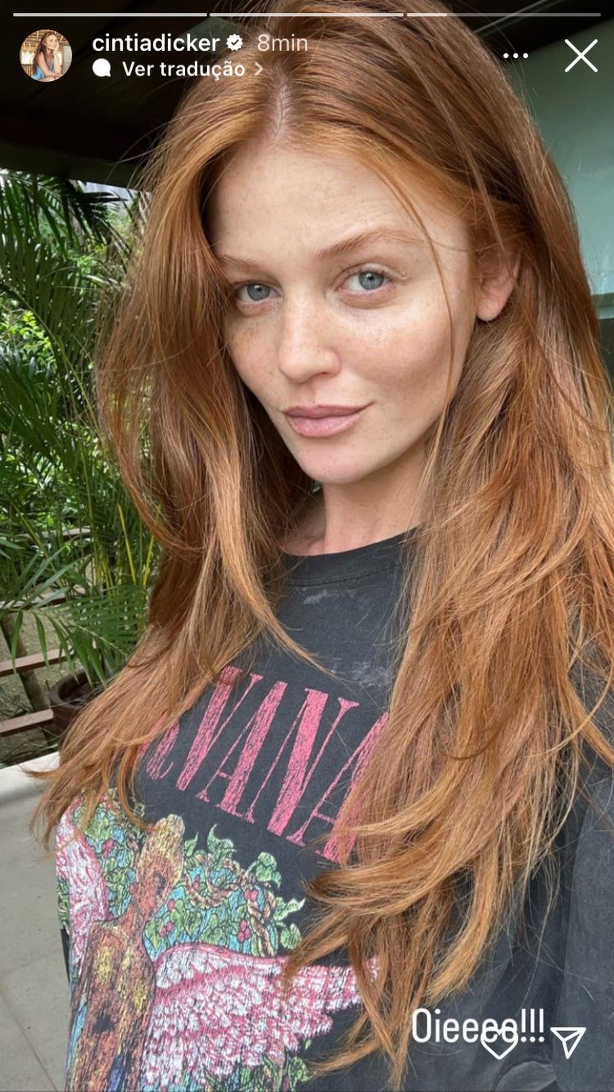 Cintia Dicker surge ao natural, sem maquiagem, na web