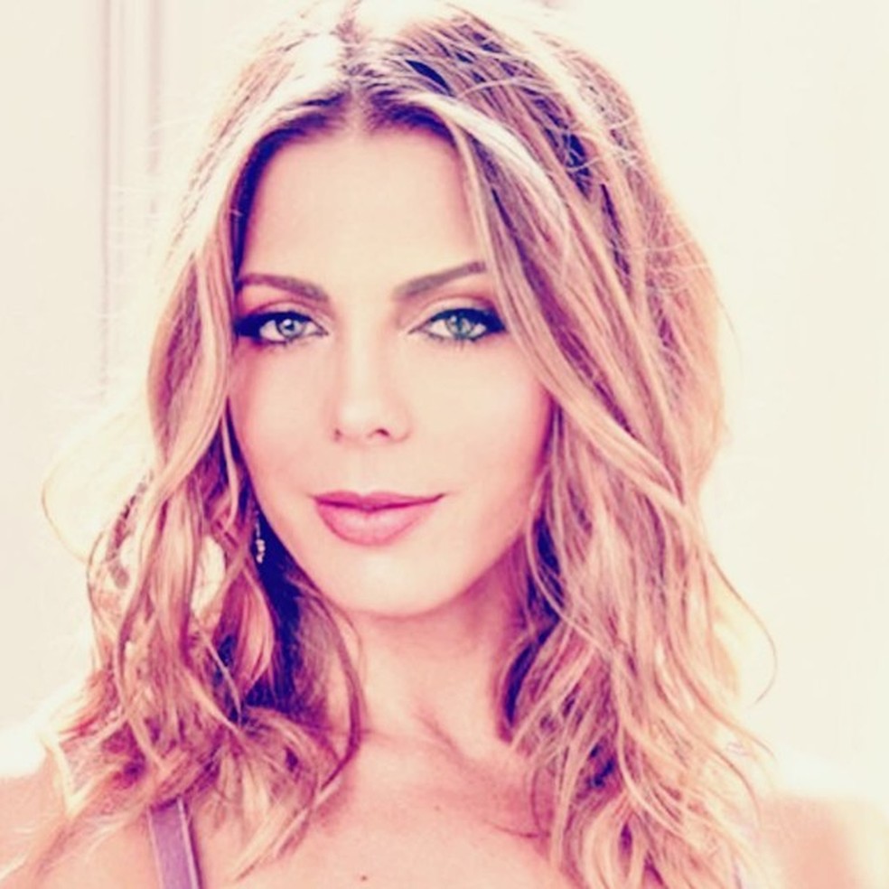 Sheila Mello posta foto e fala sobre edição: 'Nada parecida com a que ...