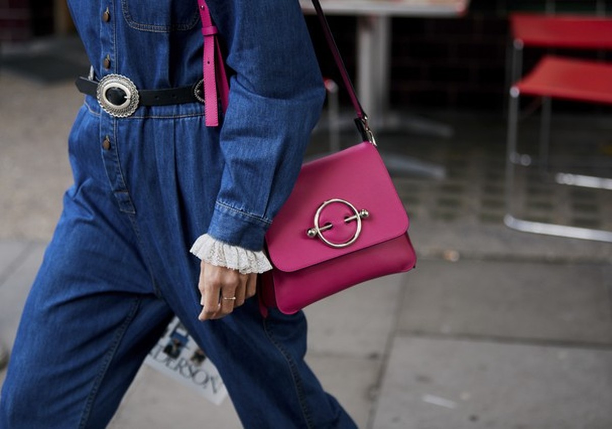 Você conhece a Disc Bag? A bolsa é a escolha da vez entre as fashionistas