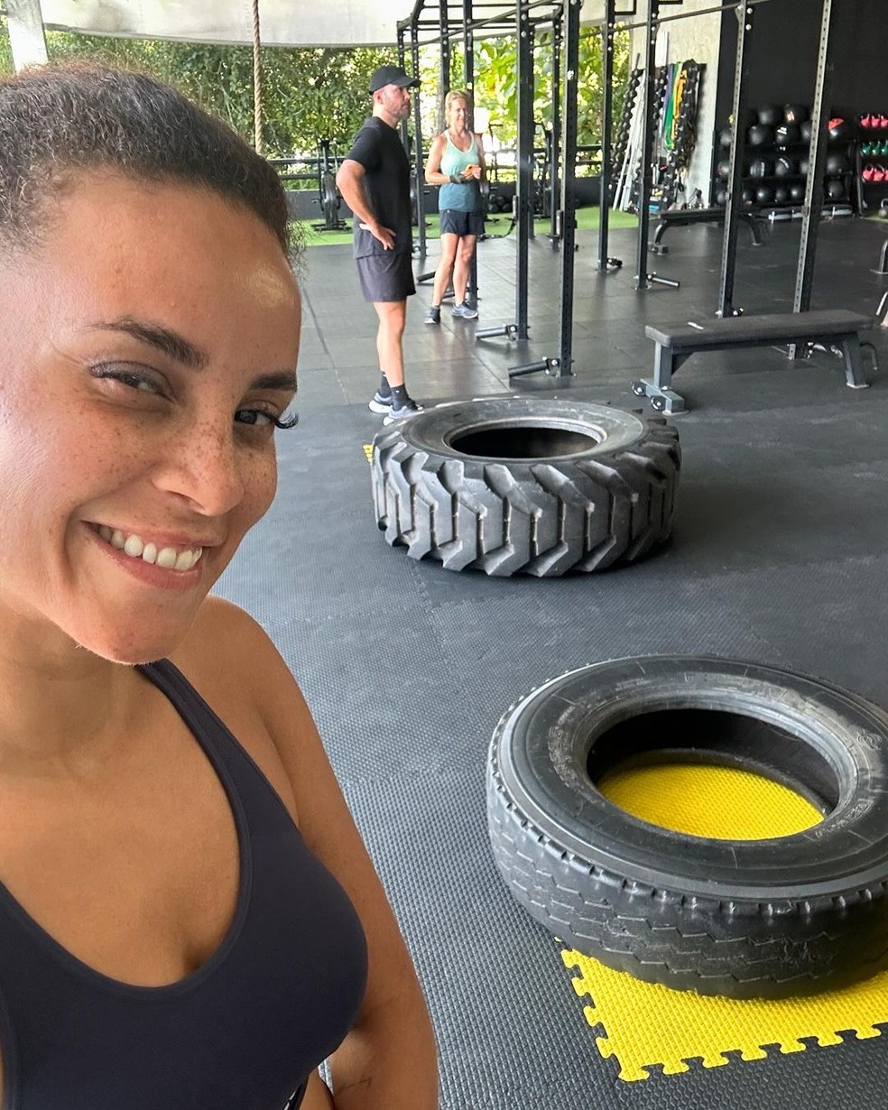 Domitila Barros exibe shape definido e relata rotina de treino após ...