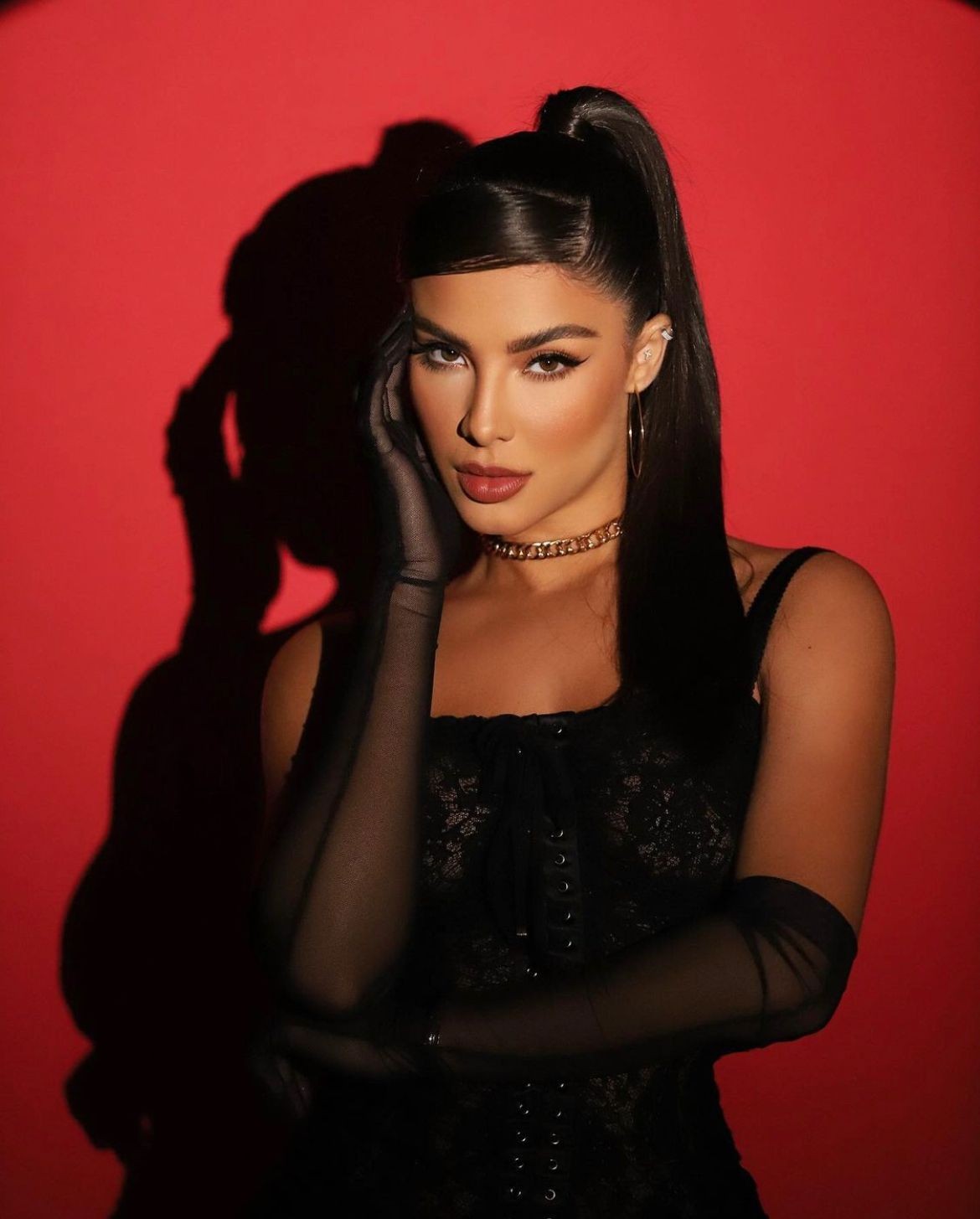 Gabriela Versiani arrasa com look de ensaio da Grande Rio antes da ...