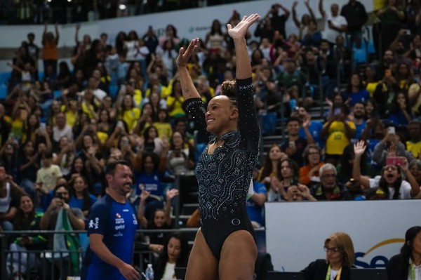 Rebeca Andrade celebra volta às competições após quase 2 anos: 'Amo ...