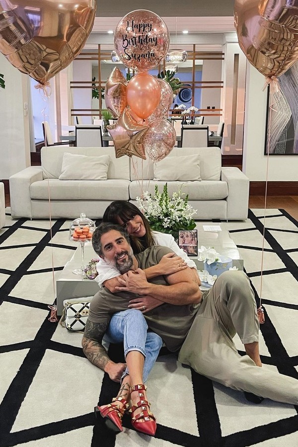 Suzana Gullo completa 45 anos; veja a comemoração